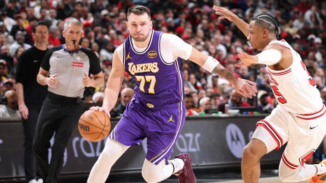 NBA: Luka Doncic scores 46, Lakers hold Bulls to a draw - Legendusashirt